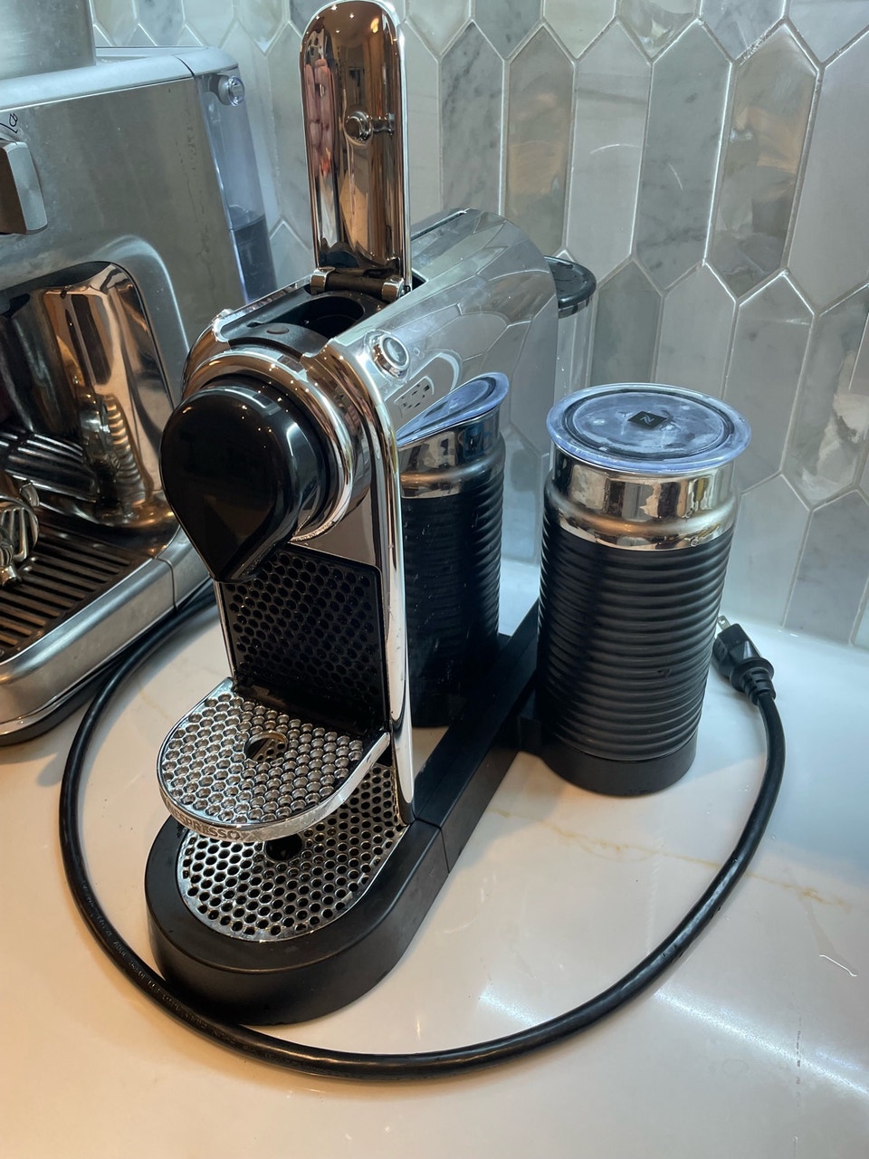 Nespresso espresso machine with milk frother | Coffee Makers | Delta ...