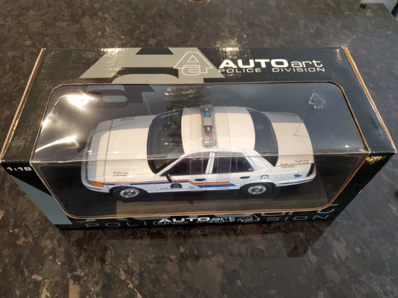 1:18 Diecast Autoart Ford Crown Victoria RCMP Police Car | Arts ...