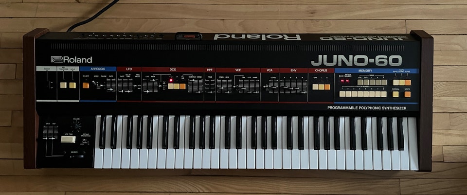 Roland Juno-60 JU-60 synthesizer poyphonique | Pianos & Keyboards ...