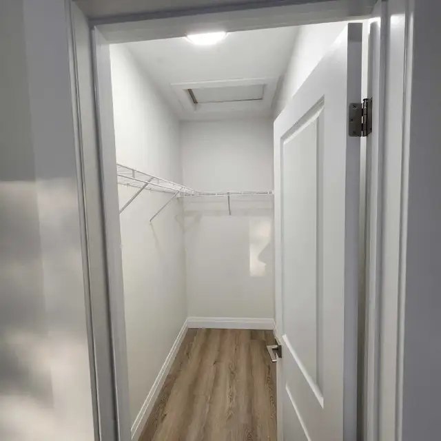 Luxury 3b 2b 1400sq ft unit by Frederick Mall | Long Term Rentals ...