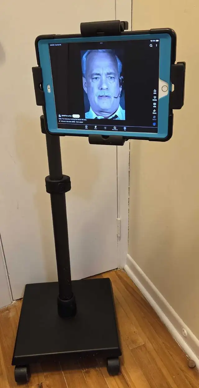 LEVO Tablet Stand on Wheels | Health & Special Needs | City of Halifax ...