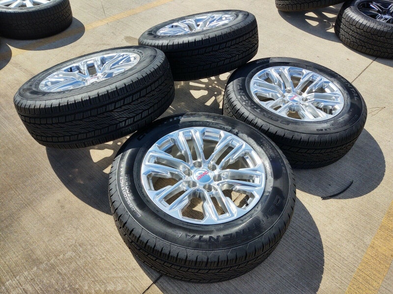 2022 GMC Yukon Denali OEM rims and all season tires | Tires & Rims ...