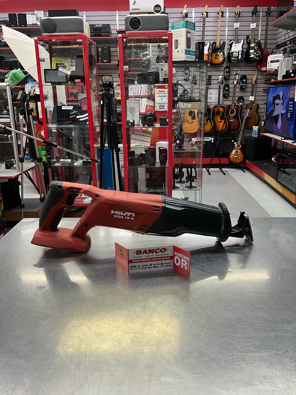 Scie César HILTI + Case, Chargeur et deux batteries | Power Tools ...