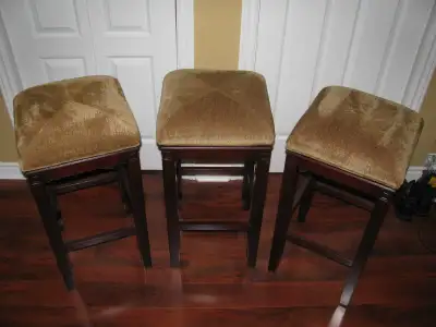 Find New and Used Chairs & Recliners in Oakville / Halton Region | Free ...