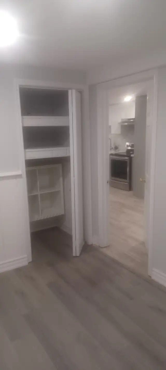 3 Bedrooms besement in whitby great area, warm 1st Februa | Long Term ...