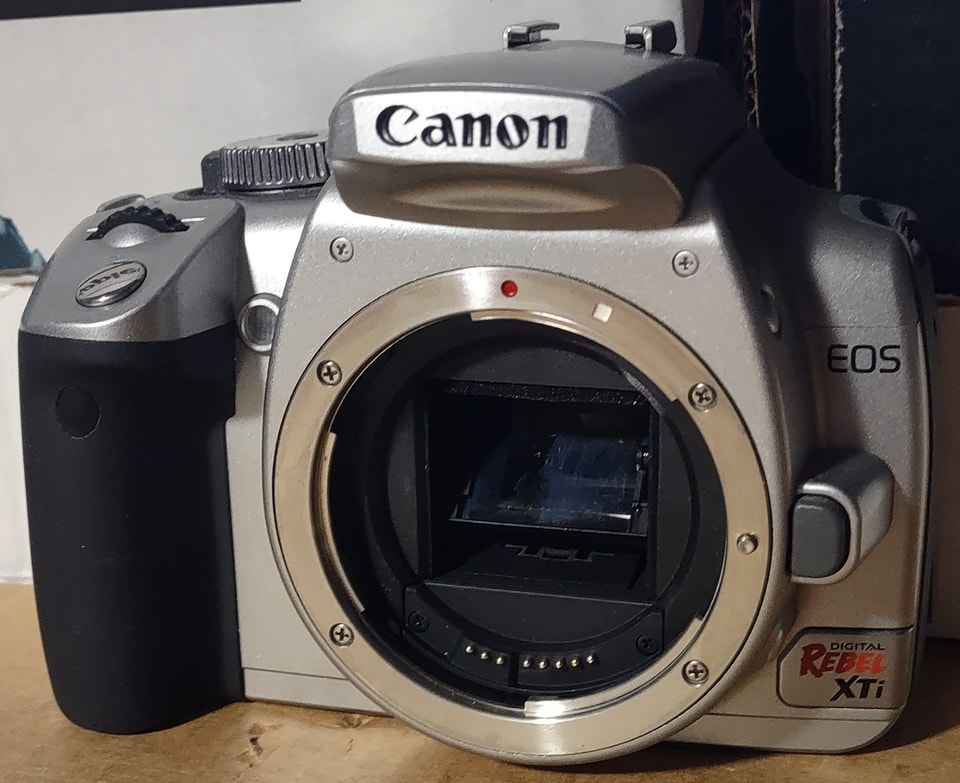 Canon EOS Digital Rebel DSLR camera body, battery, charger, card ...