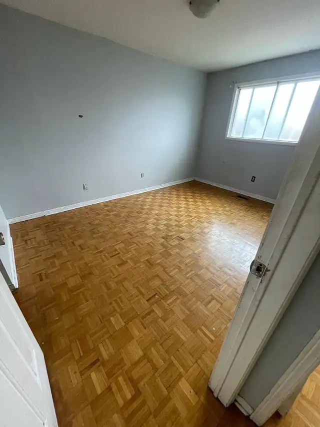 3 Bedroom, 2 Bathroom upper level - Square One | Room Rentals ...