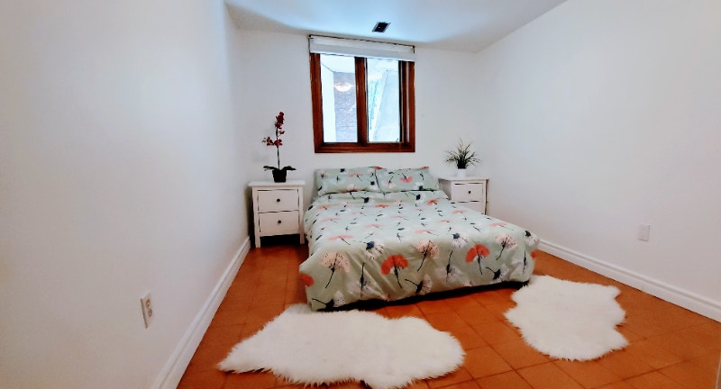 Bright beautiful 1 bedroom apt near Broadview & Danforth | Long Term Rentals | City of Toronto ...
