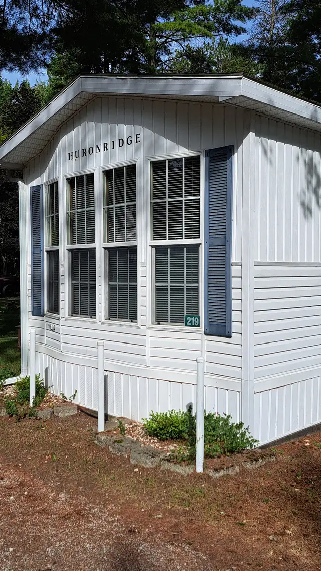 park model trailer in Wasaga Beach | Park Models | City of Toronto ...