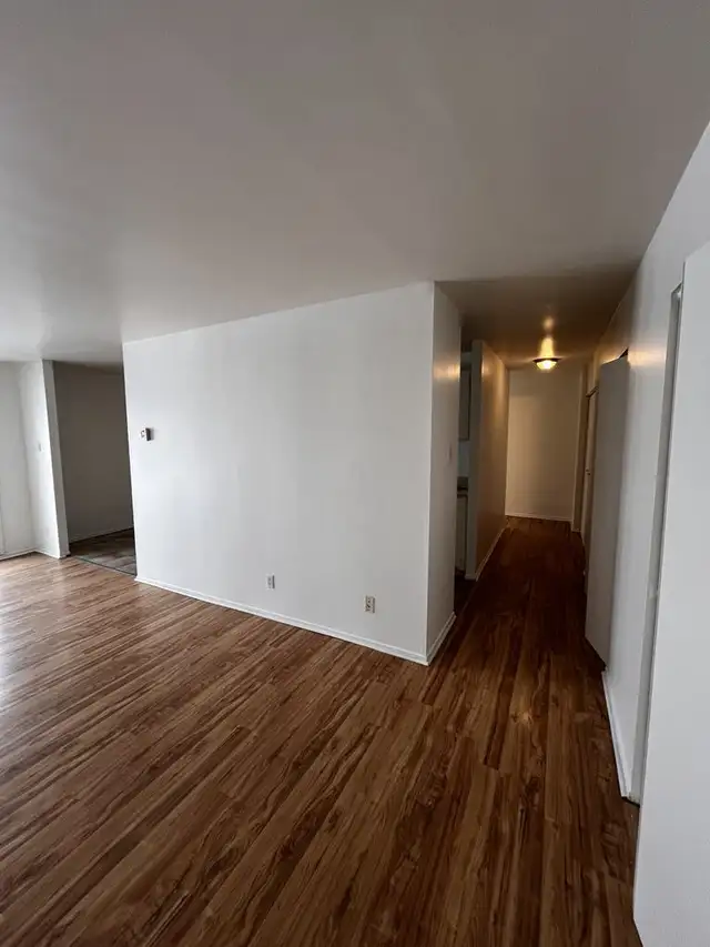 LIBRE 5 1/2 GRAND à La Prairie à 2pas A132.Pont Champlain7min | Long ...