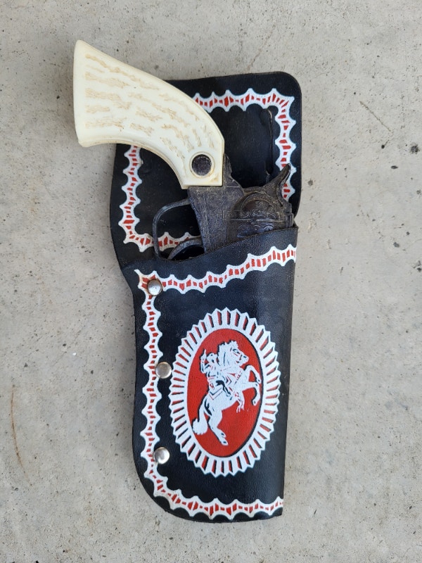 Vintage cap gun Chief Indian head | Arts & Collectibles | Hamilton ...