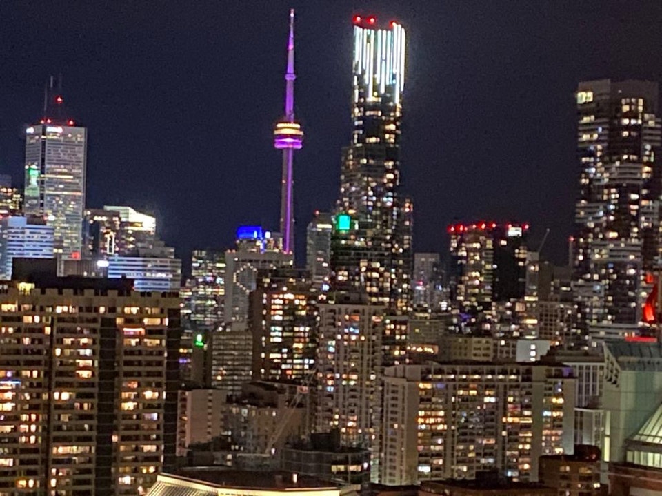 Room for a female in Downtown Toronto | Room Rentals & Roommates | City ...