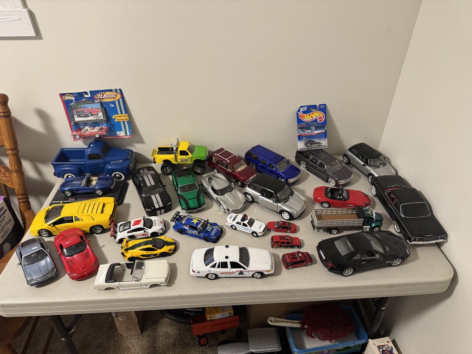 On line Diecast Car Sale | Garage Sales | Calgary | Free local classifieds - Kijiji