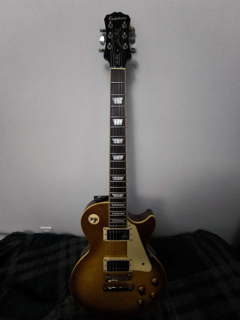 Epiphone Les Paul Traditional Pro | Guitars | City of Toronto | Free ...