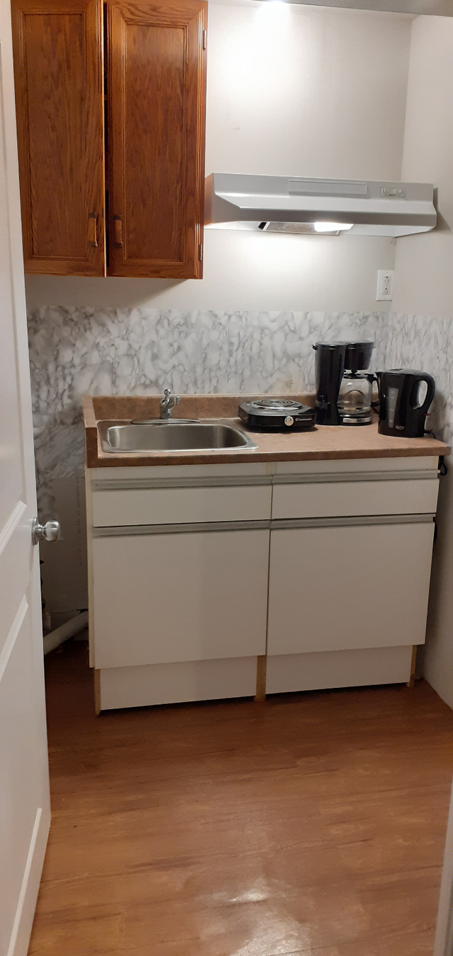 SHORT or LONG TERM - FULL BASEMENT FOR COUPLES +PRIVATE BATHROOM | Room ...