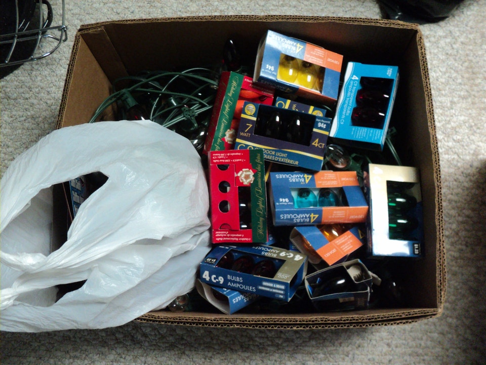BOX OF OLD SCHOOL CHRISTMAS LIGHTS AND BULBS | Outdoor Lighting ...