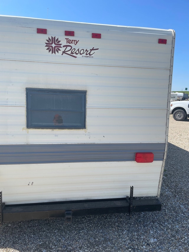 1994 25ft terry resort camper | RVs & Motorhomes | Red Deer | Kijiji
