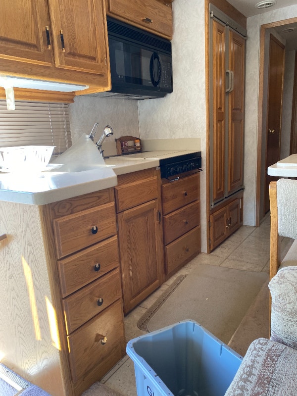 36 foot Triple E Empress motorhome | RVs & Motorhomes | Quesnel | Kijiji