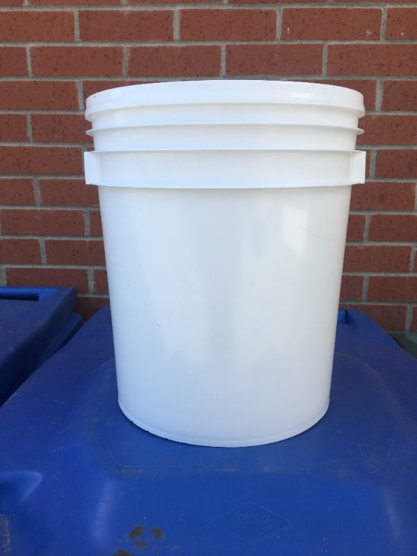 Food Grade White Plastic Pails / Buckets with lids | Other | Calgary ...