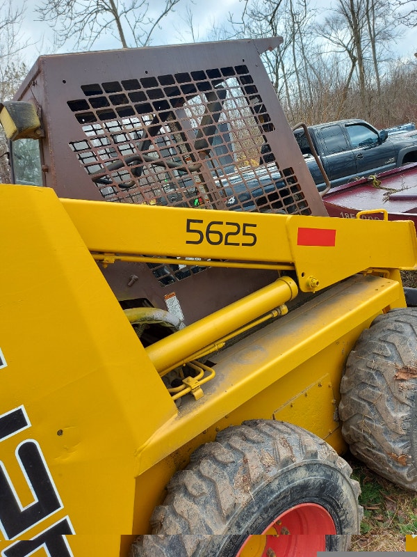 Gehl 5625 skidsteer | Heavy Equipment | Hamilton | Kijiji