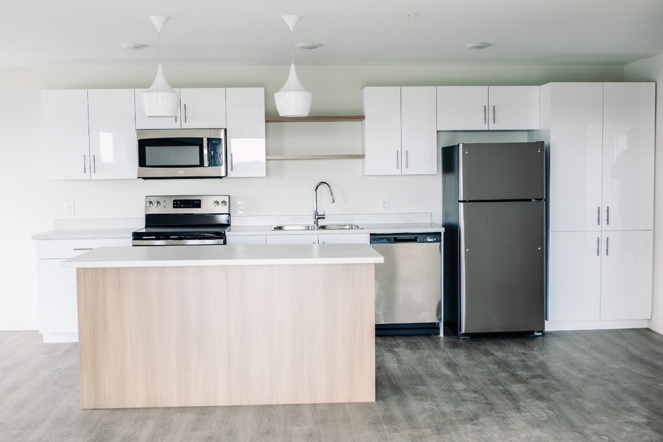 Modern Corner Unit Available for $1750/mth Unit 406 | Long Term Rentals ...