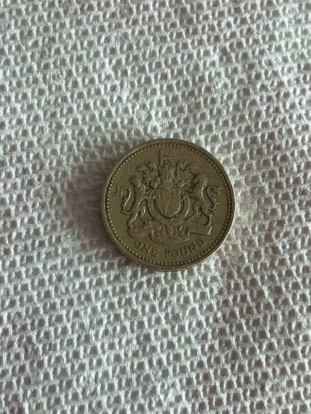 1993 One Pound Coin United Kingdom - Rare Error Coin - "Decus et | Arts ...