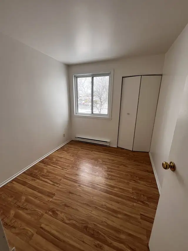 LIBRE 5 1/2 GRAND à La Prairie à côté A132. Pont Champlain 7min | Long ...