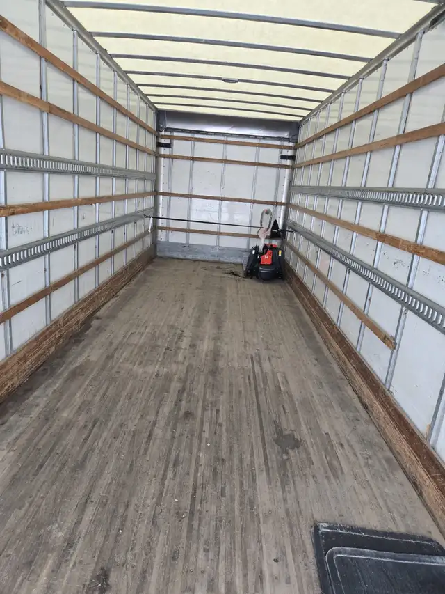 26ft Box Truck Available – GTA & Ontario | Tailgate +Pallet Jack ...