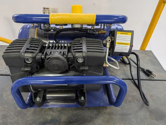 Like New! Goodyear Portable 125 PSI Air Compressor, 2-Gallon | Power ...