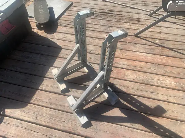 Aluminum Extension Ladders / Ladder Jacks and platform | Roofing ...