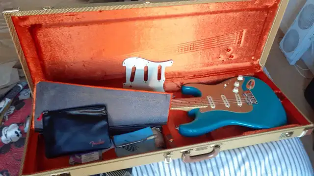 FENDER STRATOCASTER PRO II | Guitars | Lévis | Free local classifieds ...