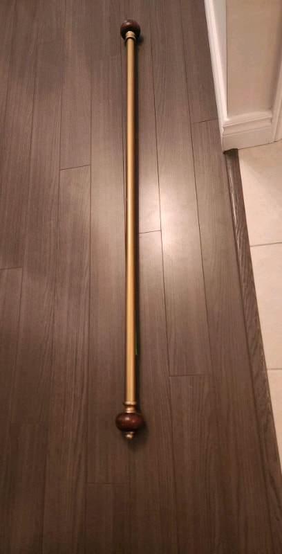 Pôle à rideau | Habillage de fenêtres | Ville de Québec | Kijiji