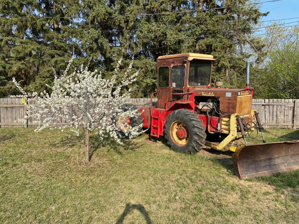 Versatile 118 4 Wheel drive with V6 Cummins motor | Farming Equipment ...