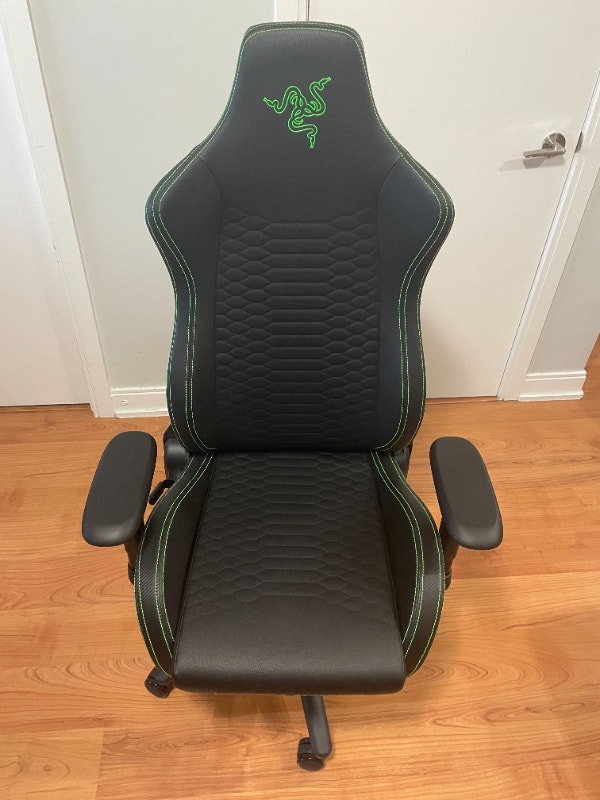 Razer Iskur X Ergonomic Gaming Chair LIKE NEW Purchased JUNE 202 ...
