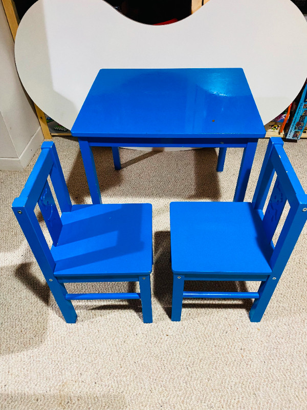 children table chairs in Furniture in Ottawa Kijiji Marketplaces
