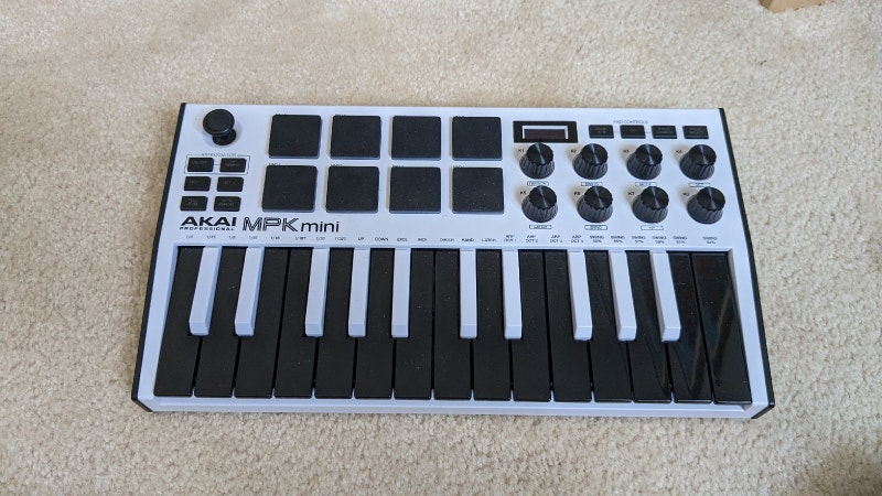 AKAI Professional MPK Mini MK3 (White) | Pianos & Keyboards | Oakville ...