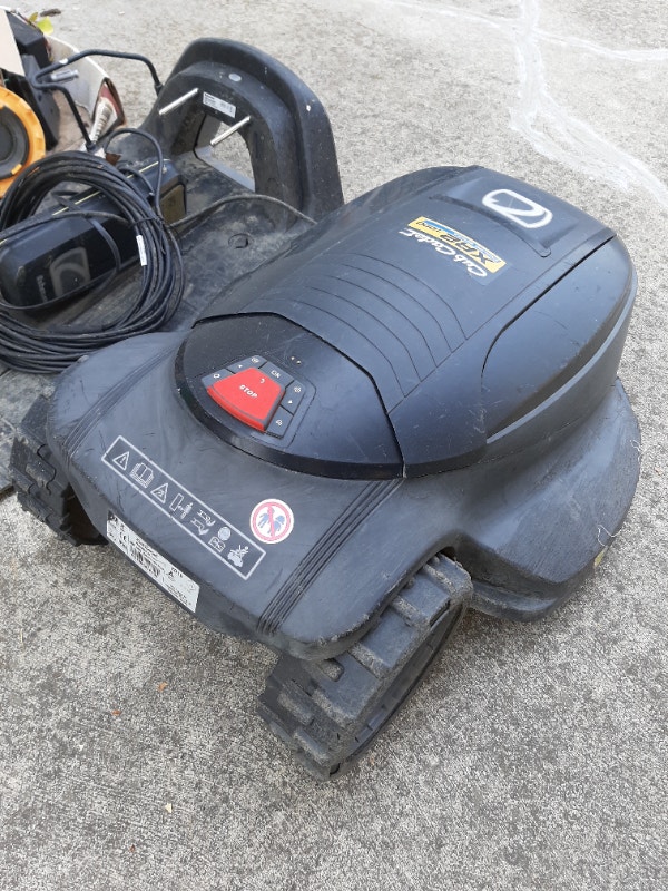 Cub Cadet XR2 Robot lawnmower. | Lawnmowers & Leaf Blowers | Kamloops ...