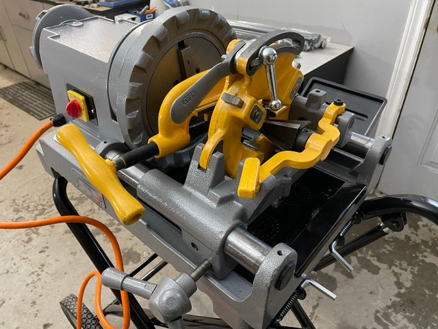 Ccutting 300C Compact Pipe Threader 1/2"-2" Folding Wheel Stand | Power ...