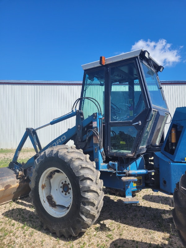 1991 Ford New Holland 9030 Versatile | Farming Equipment | Prince Albert | Kijiji