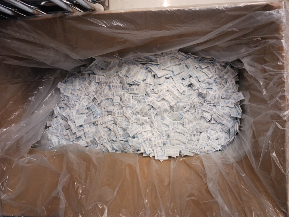 Sachet de silice (dehydrating silica packs) – GRATUIT/FREE | Free Stuff ...