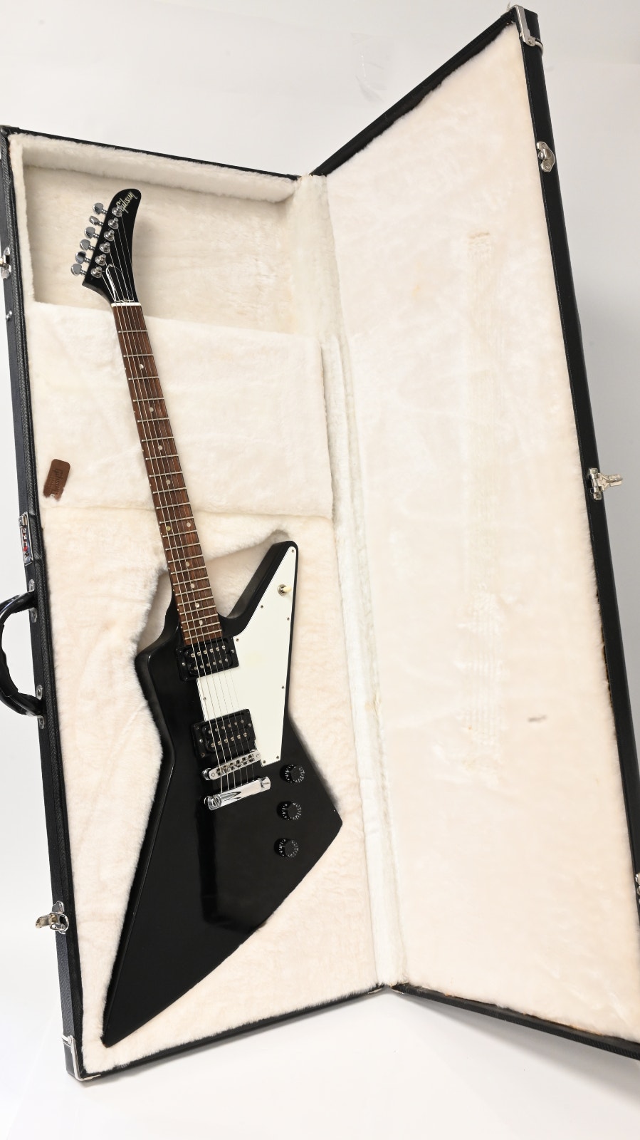 Gibson Explorer Ebony 2008 Gibson case USED in working condition ...
