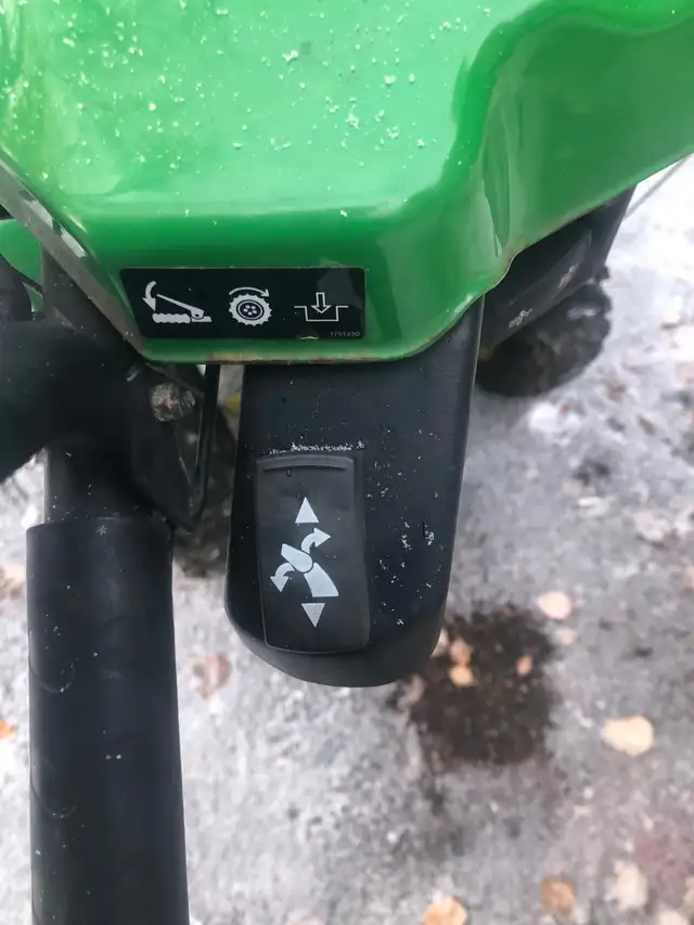 JD 1130SE 30" Pro Snow blower, Auto-ZeroTurn FREE GTA DELIVERY ...