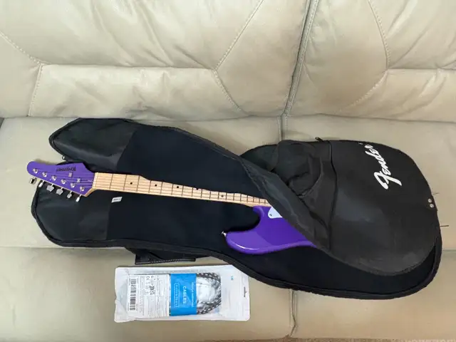 Kramer VT-212S SSH Stratocaster with Fender Mustang I Amp | Guitars ...