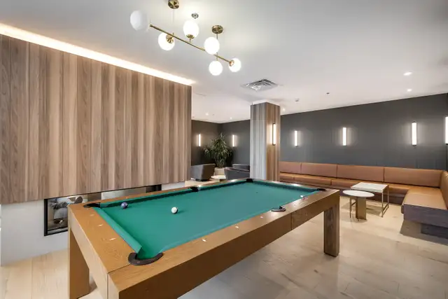 Luxueuse unité 2 cac Tout Meublé! Belle terrasse! | Long Term Rentals ...