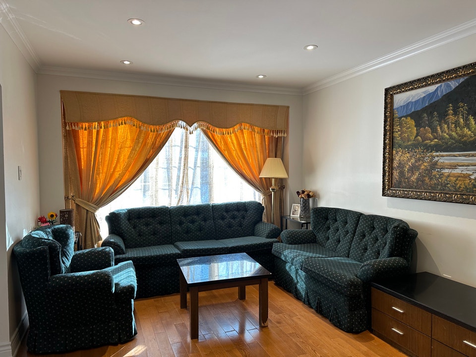 Markham(Major Mackenzie / McCowan) second floor room for rent | Long ...