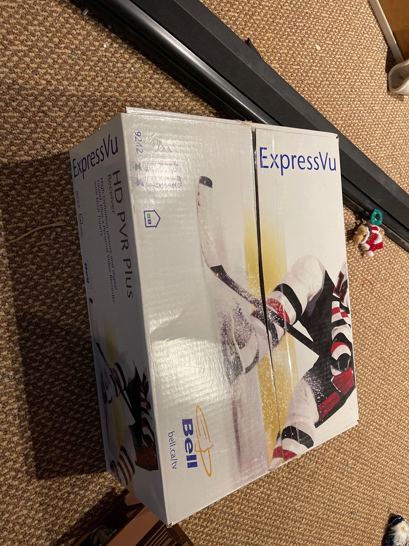 EXPRESSVU HD PVR plus 9242 avec Dual LNB avec boîte complète ...
