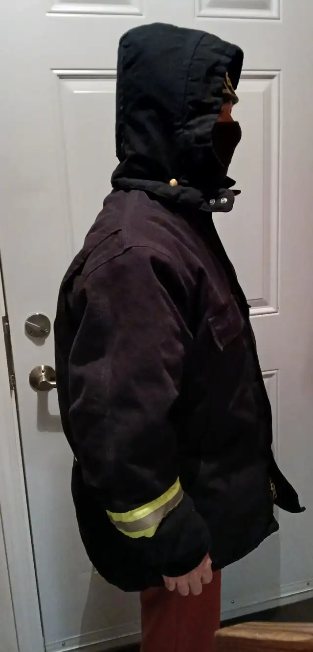 Carhartt Men's Firm Duck Insulated Traditional Coat and Hood | Men's ...