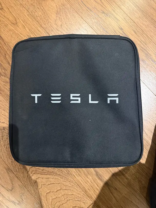 TESLA Mobile Connector Portable Electric Vehicle Charger | General ...