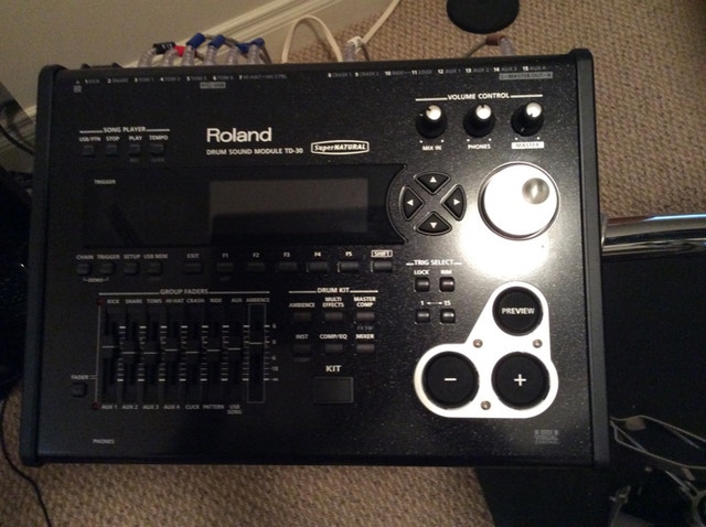 Roland TD-30 drum kit | Drums & Percussion | Calgary | Kijiji