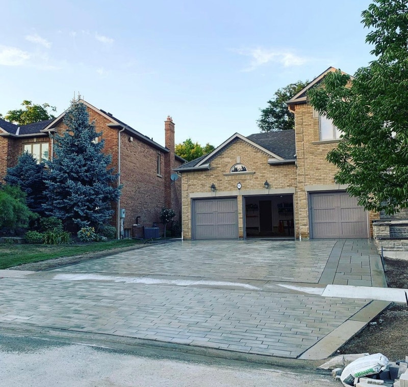 Landscape Experts - Interlock - Retaining Walls - Lawncare | Interlock ...